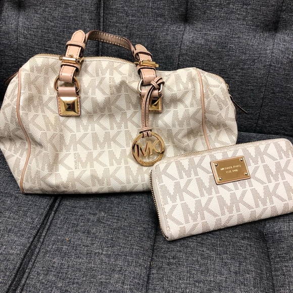 Michael Kors | Bags | Michael Kors Vanilla Logo Set | Poshmark